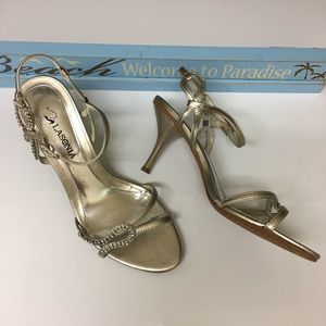 Lasonia | Shoes | Lasonia Metallic Silver Rhinestone Medium Heels 8m ...